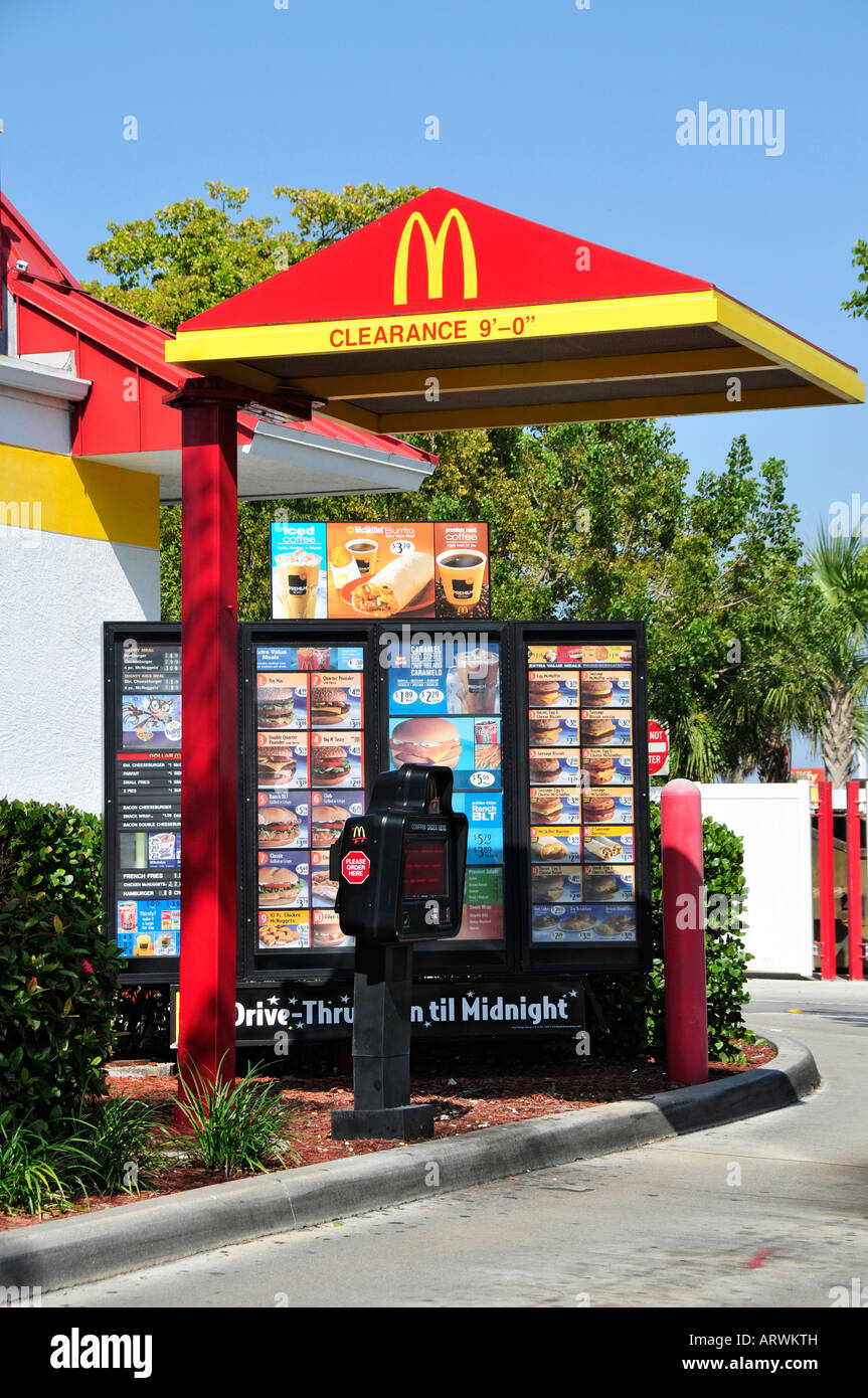 Fast Food Restaurant with cars in line Stock Photo - Alamy
