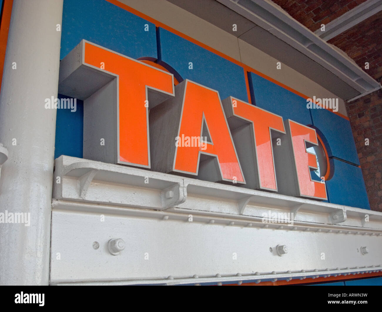 Tate liverpool albert dock hi-res stock photography and images - Alamy