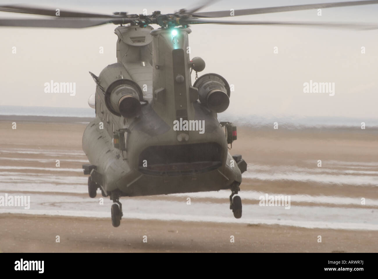 Chinook helicopter hi-res stock photography and images - Alamy