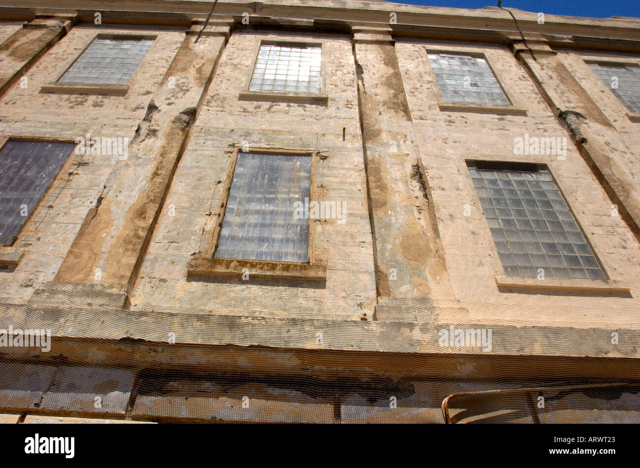 Windows looking out over excercise yard, Alcatraz Penitentiary ...