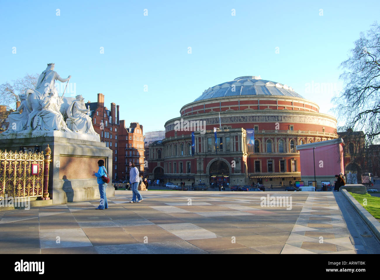 London uk royal albert hall hi-res stock photography and images - Alamy