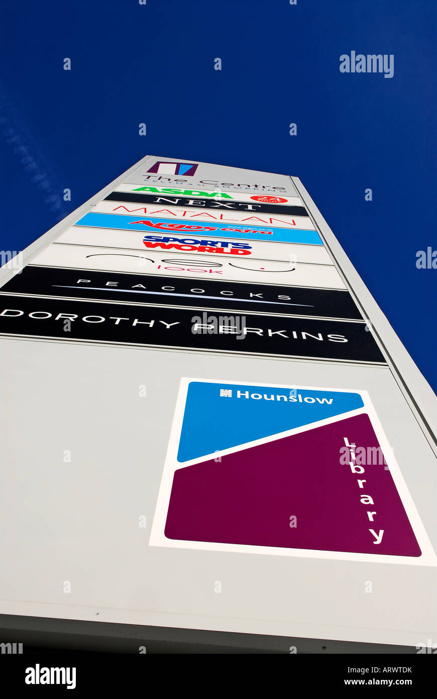 Shops outlet hi-res stock photography and images - Alamy