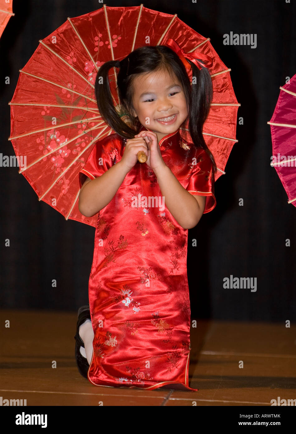 Young Chinese girl dancer at Institute of Texan Cultures 2008 Asian ...