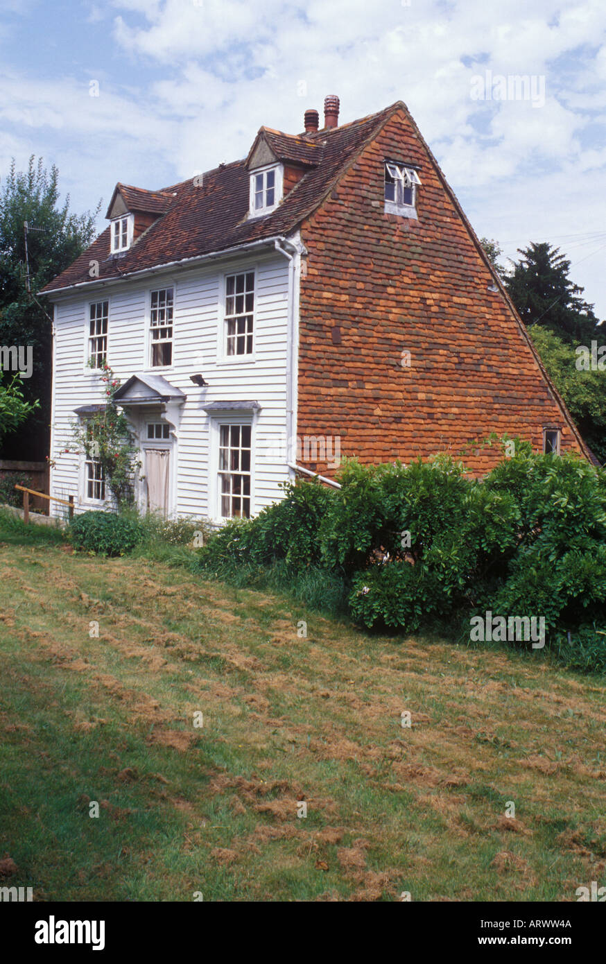 Catslide dormer hi-res stock photography and images - Alamy