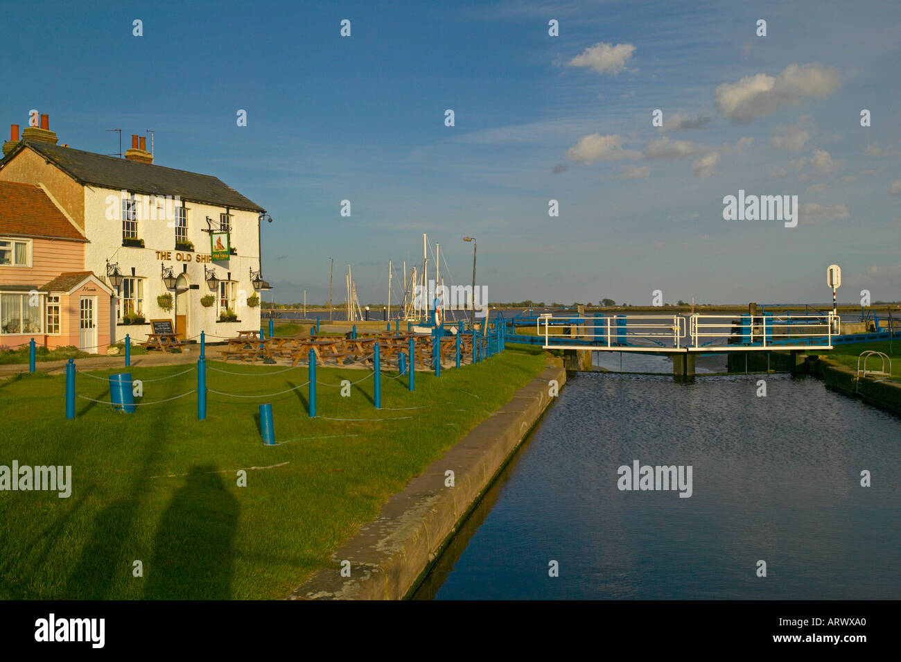 Heybridge basin hi-res stock photography and images - Alamy