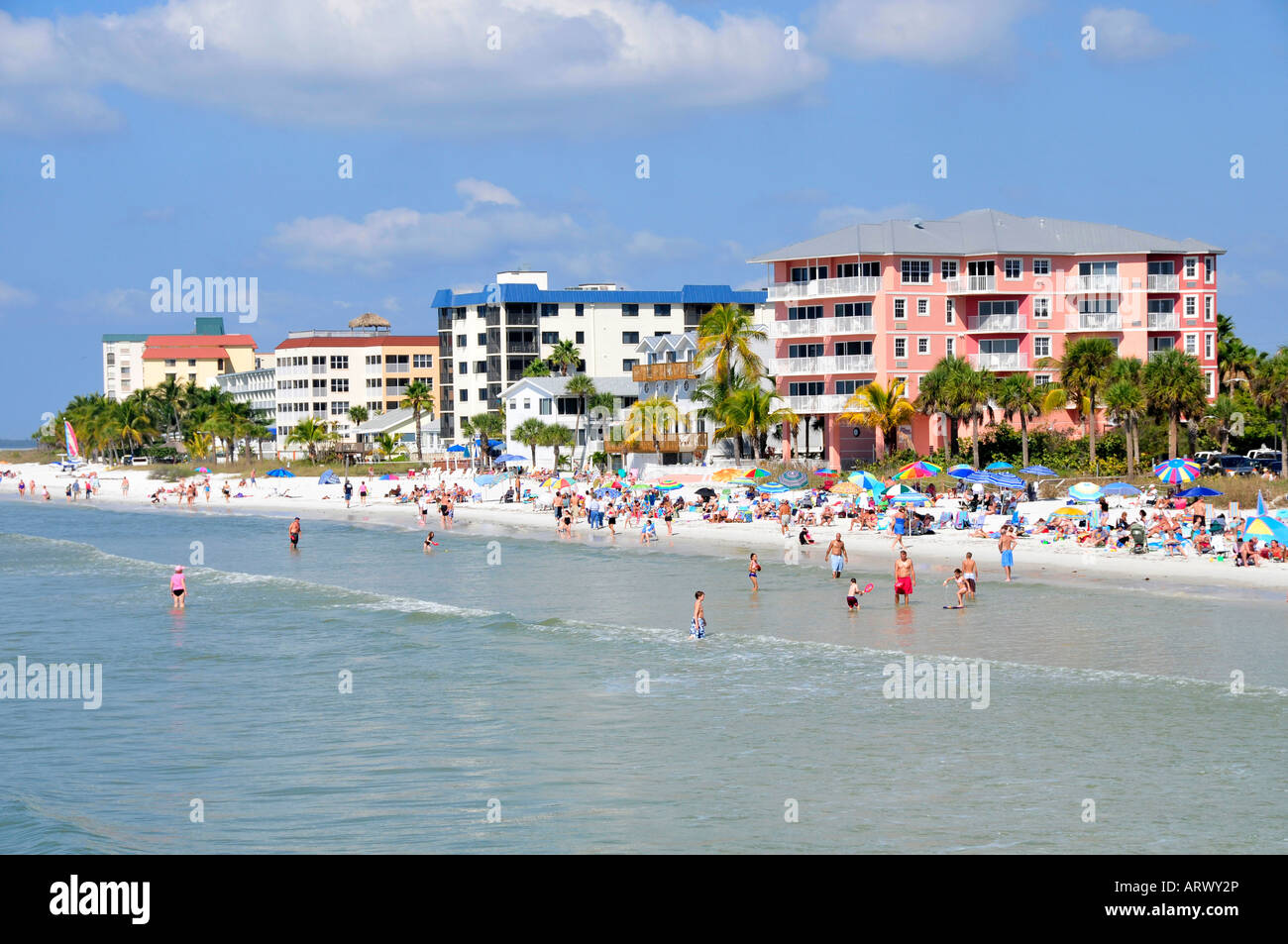 Florida beach crowd hi-res stock photography and images - Alamy