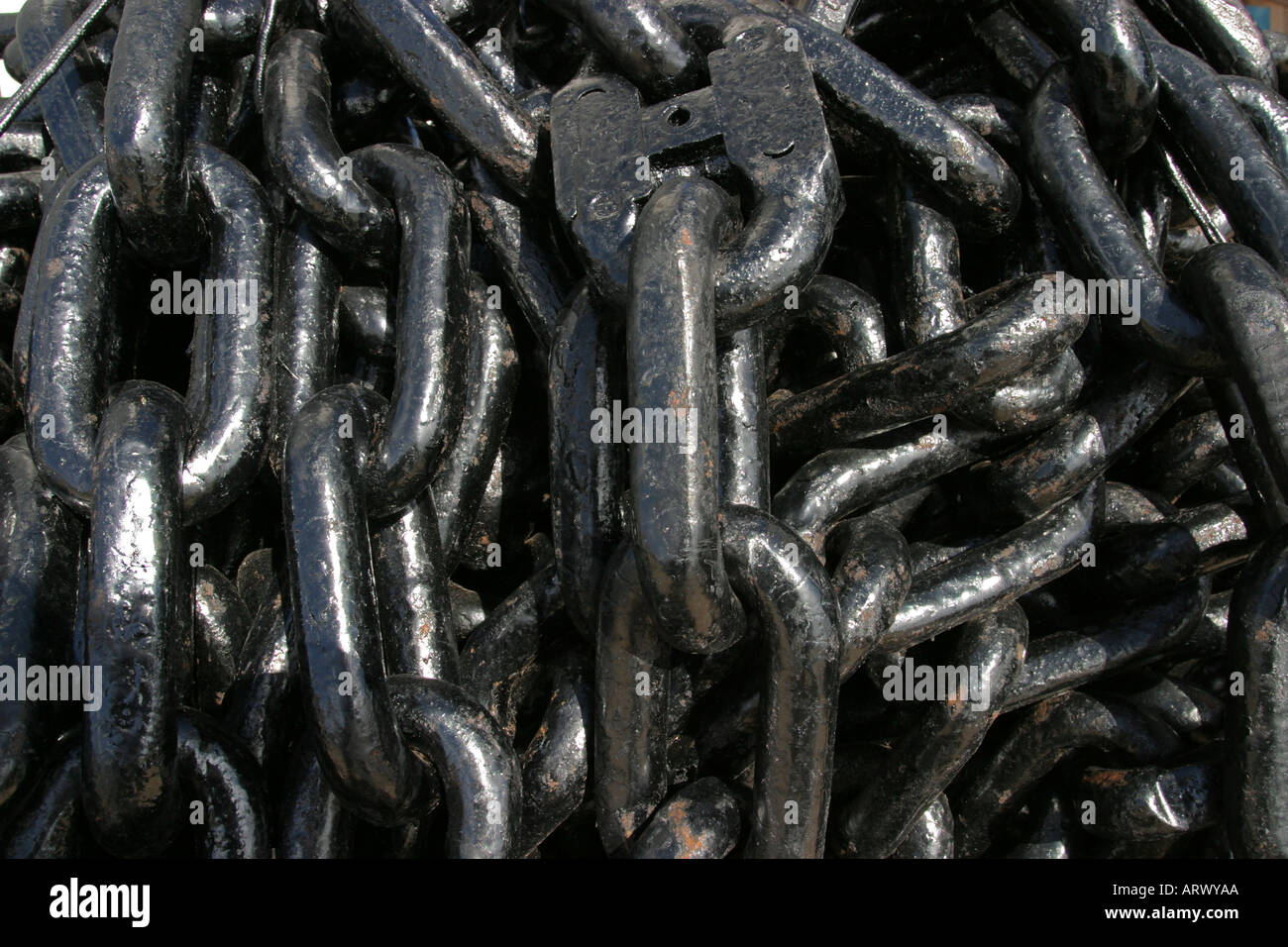 Ship chains hi-res stock photography and images - Alamy