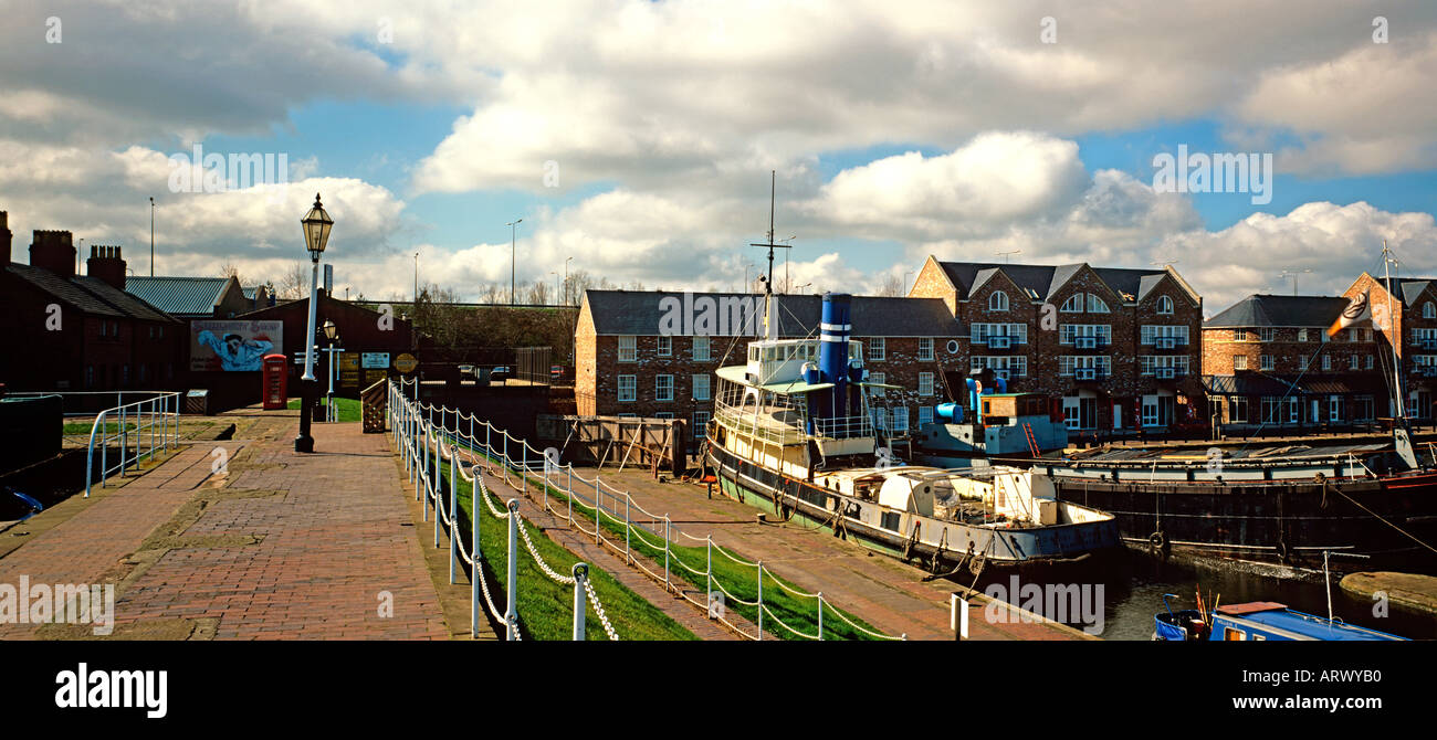 Cheshire Ellesmere Port National Boat Waterways Museum Stock Photo - Alamy