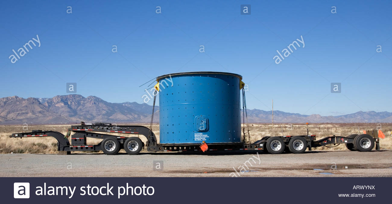 Loaded Truck Trailer Stock Photos & Loaded Truck Trailer Stock Images ...