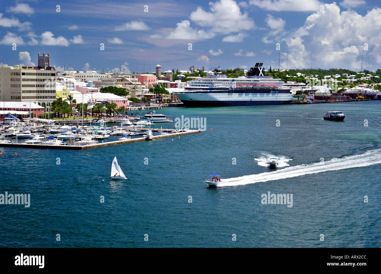 Boat traffic and activity in the port of Hamilton, Bermuda Stock Photo ...
