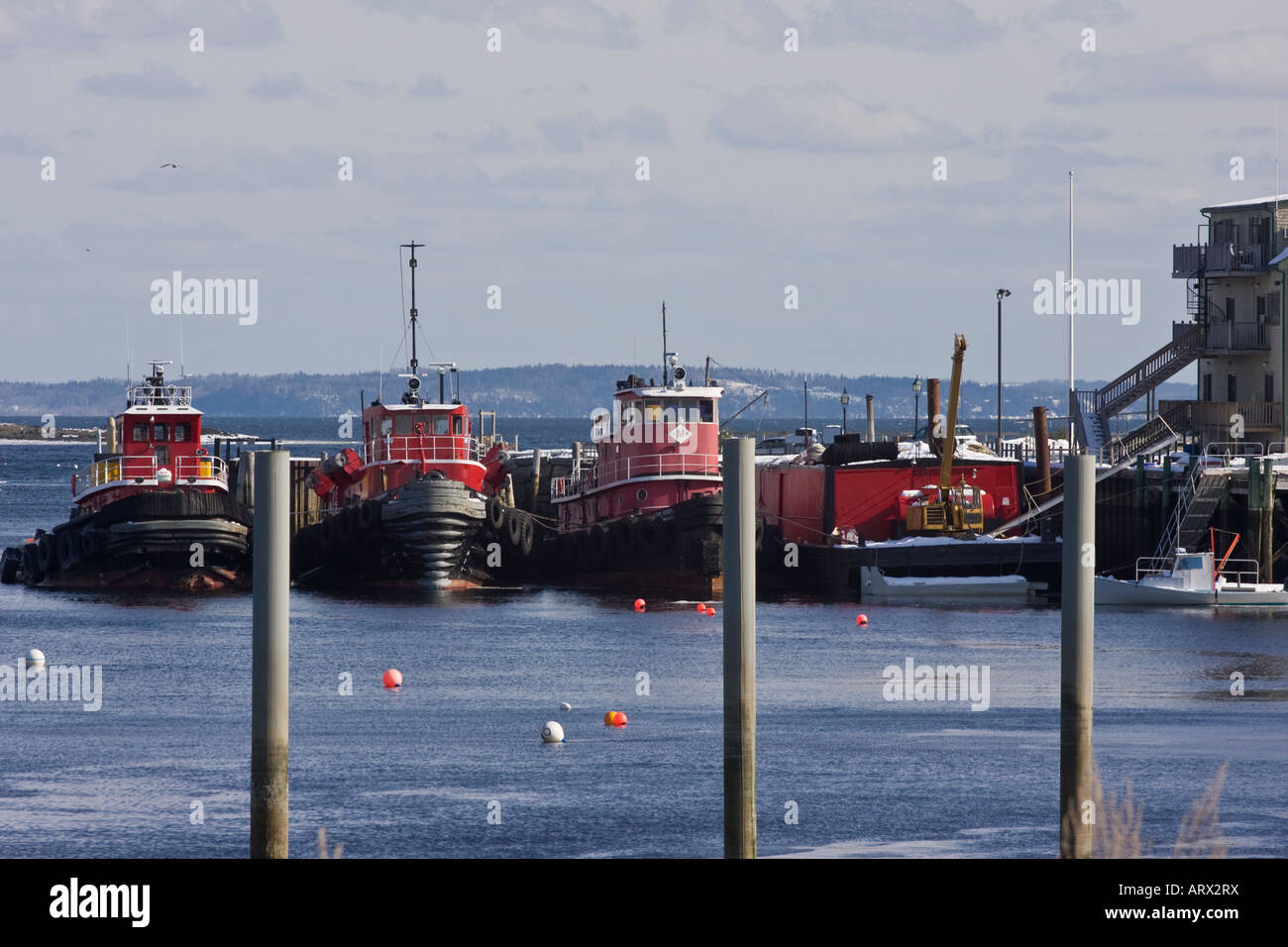Harbor with tugboats hi-res stock photography and images - Alamy