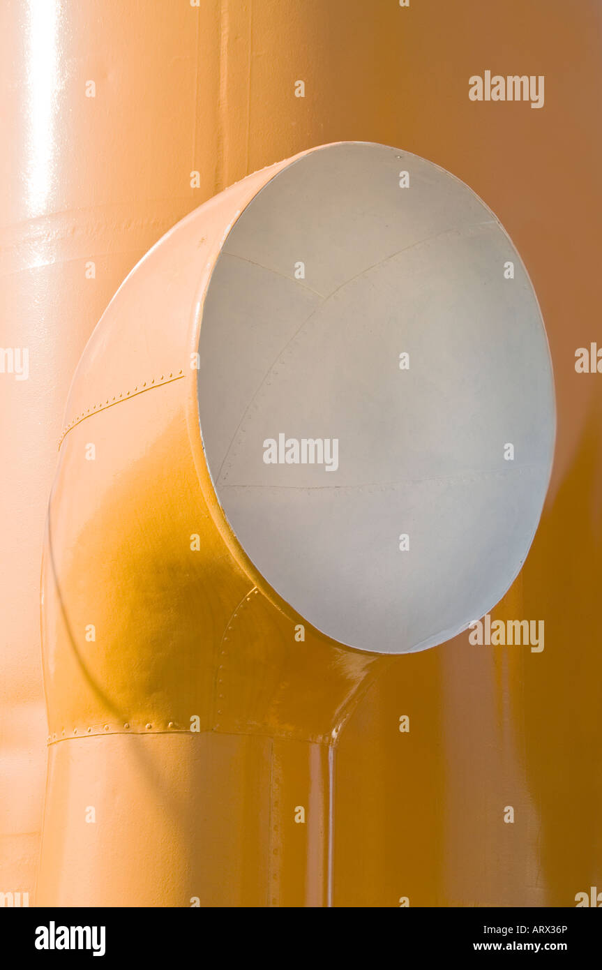 Ships funnel hi-res stock photography and images - Alamy