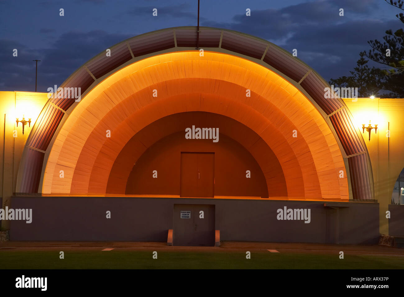 Sound shell stage hi-res stock photography and images - Alamy