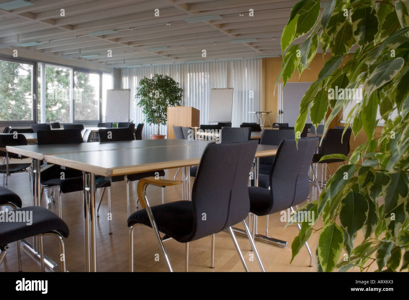 Empty Meeting Room Stock Photo - Alamy