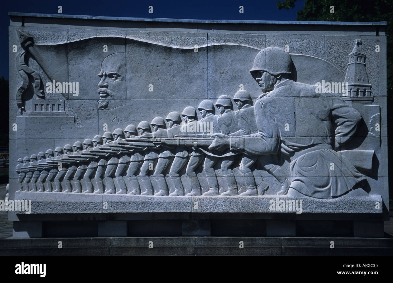 World war two mural hi-res stock photography and images - Alamy