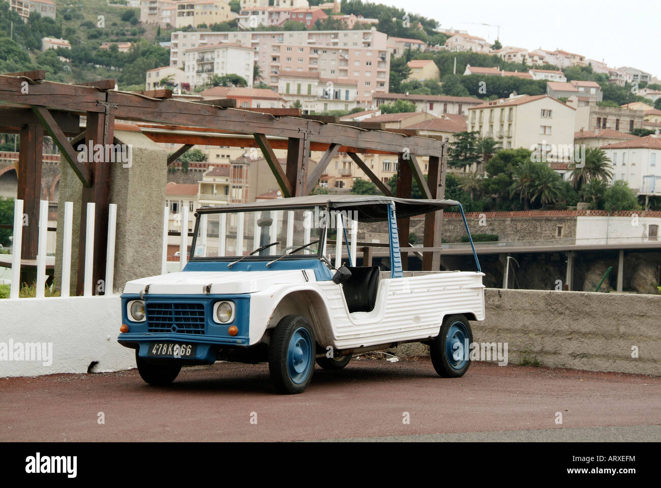 2cv jeep version variant citroen french france car Stock Photo - Alamy