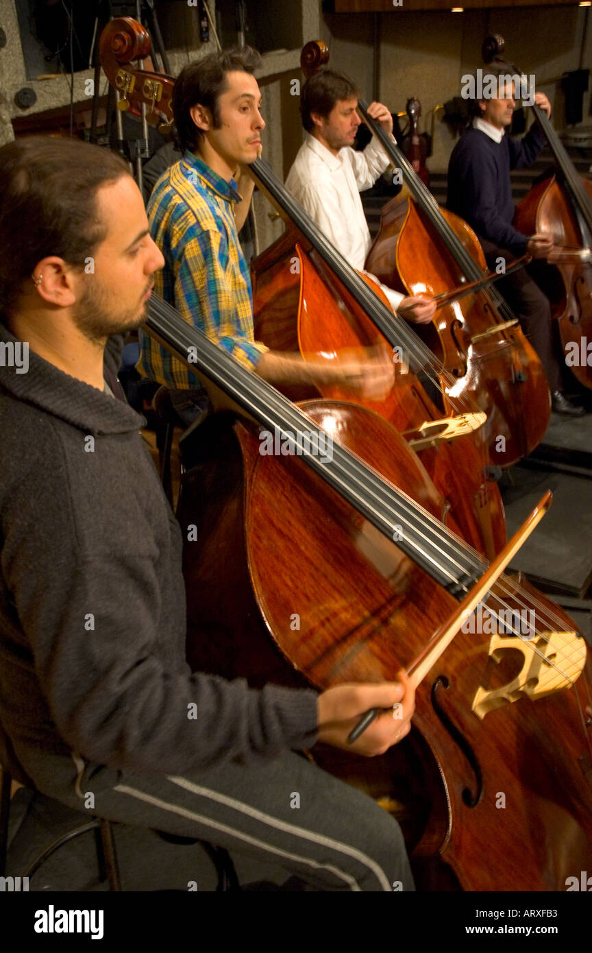 Middle East Theatre Group Hi Res Stock Photography And Images Alamy