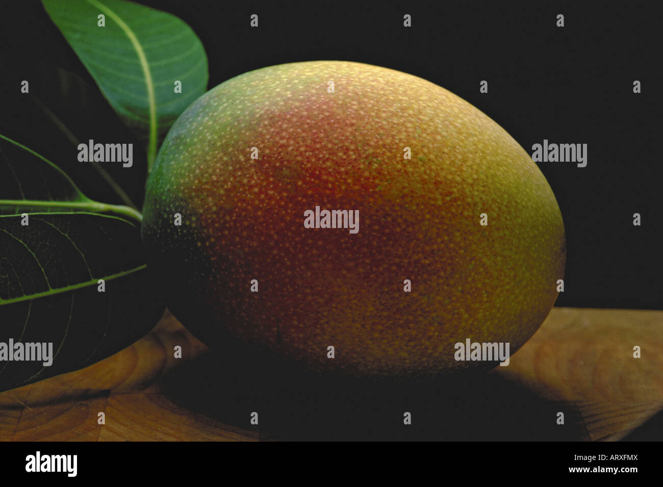 close up of a ripe mango Stock Photo - Alamy