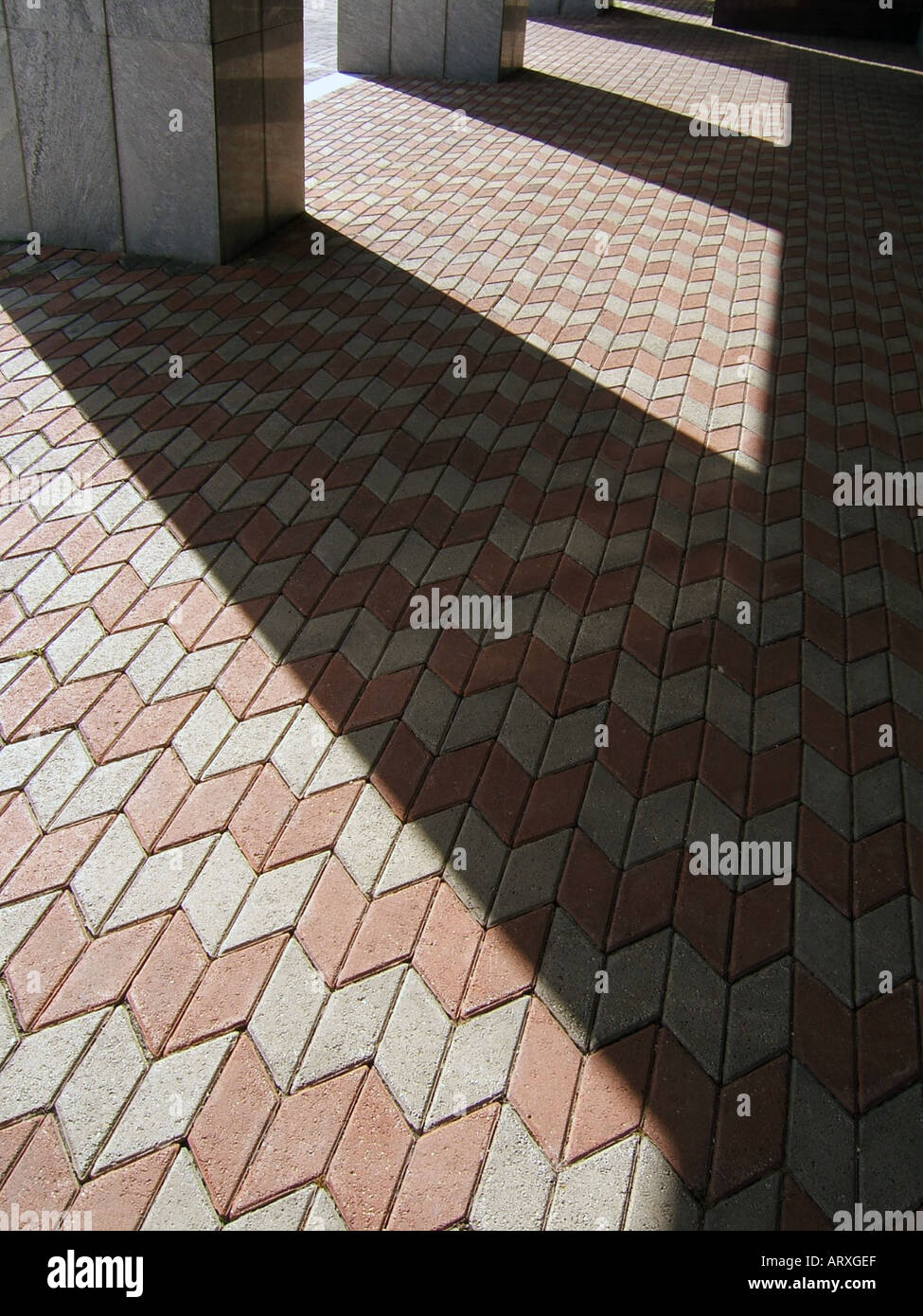 Black tiled columns hi-res stock photography and images - Alamy