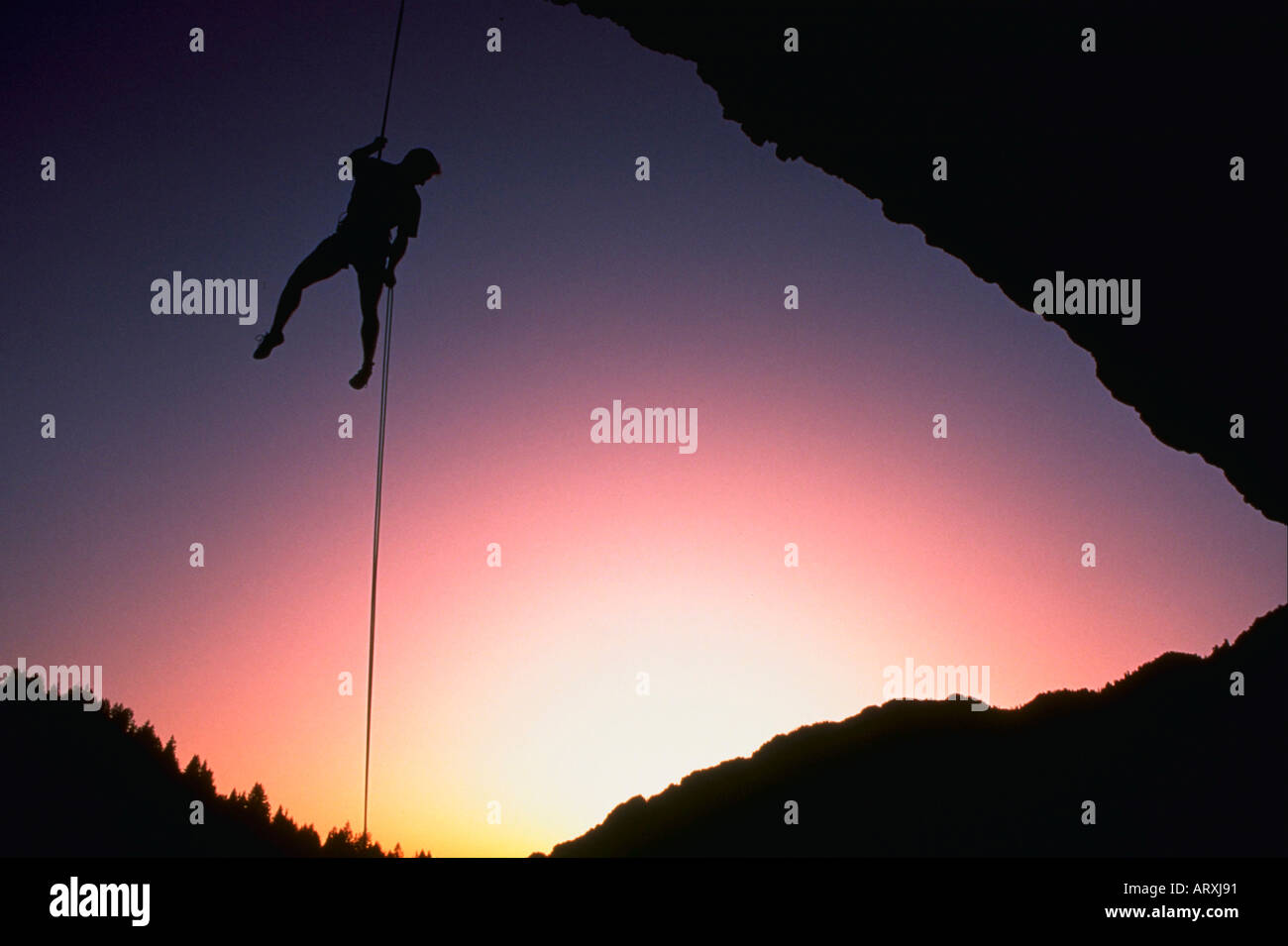 Rapelling silhouette hi-res stock photography and images - Alamy
