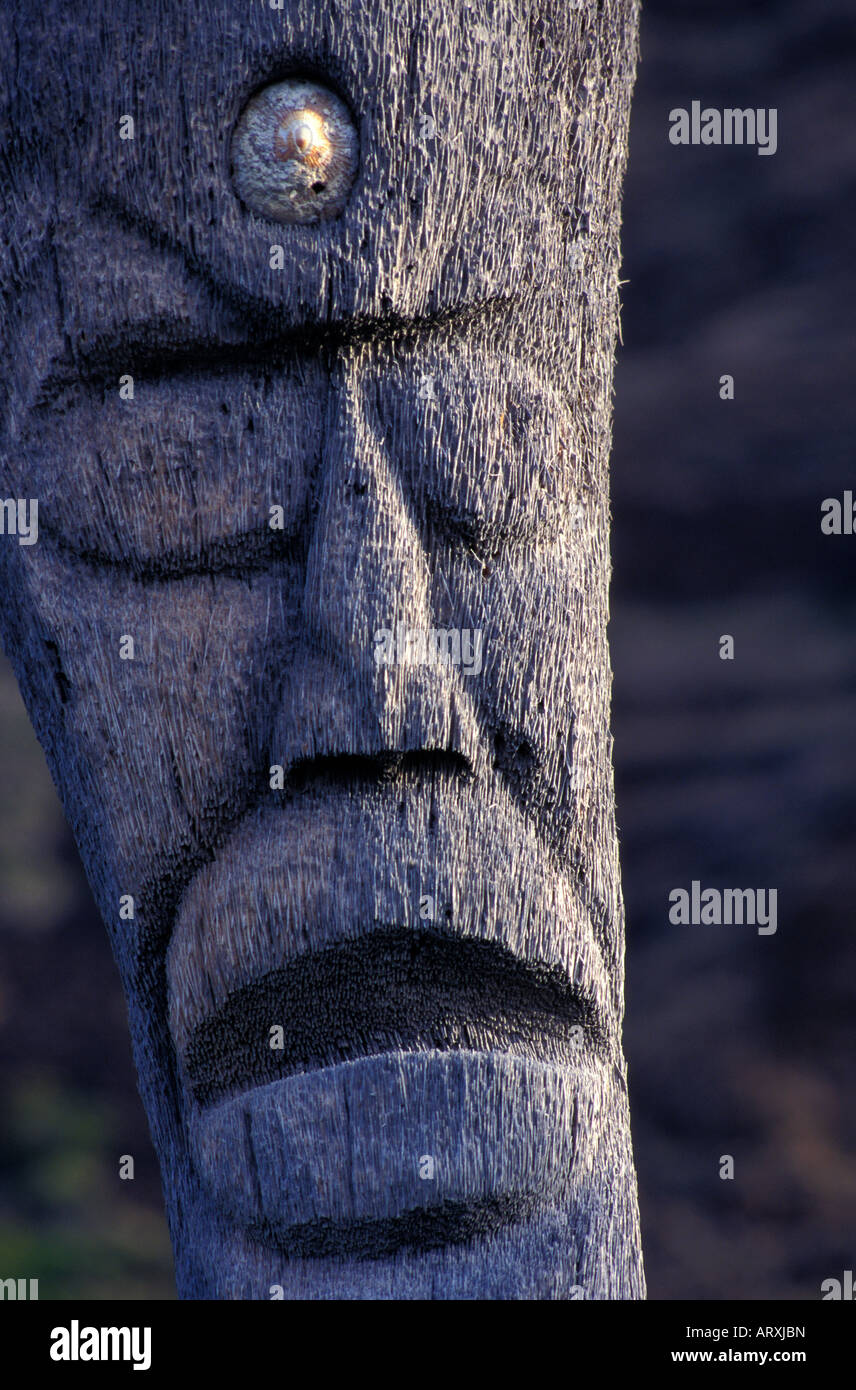Hawaiian tiki statues hi-res stock photography and images - Alamy
