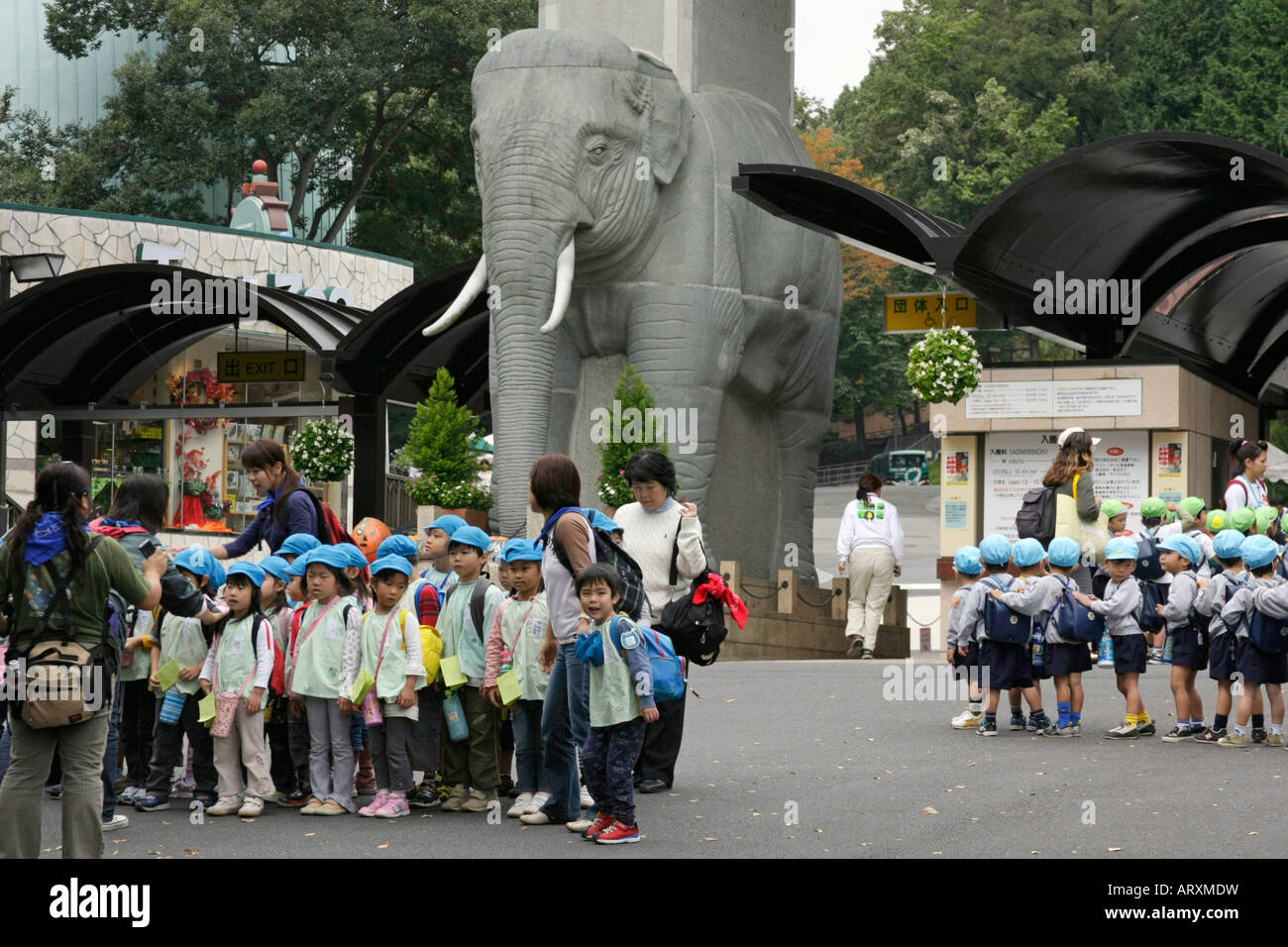 Kindergarten Children Await at the Entrance of Tama Zoo Tokyo Japan ...