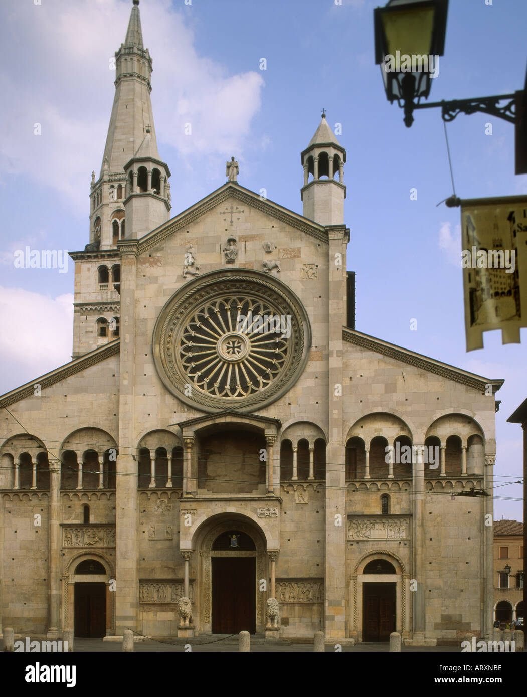 Italy. Modena cathedral Stock Photo - Alamy
