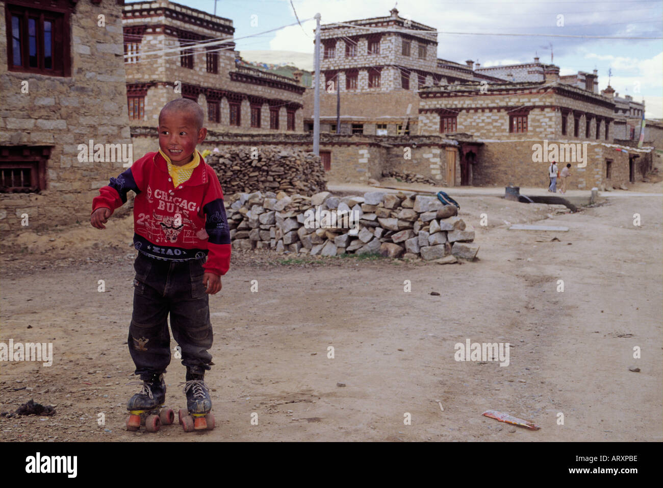 Litang street hi-res stock photography and images - Alamy