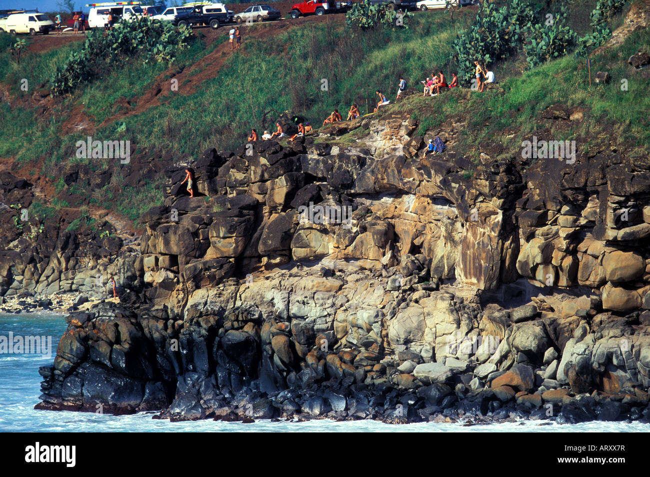 Surf hawaii spectators hi-res stock photography and images - Alamy