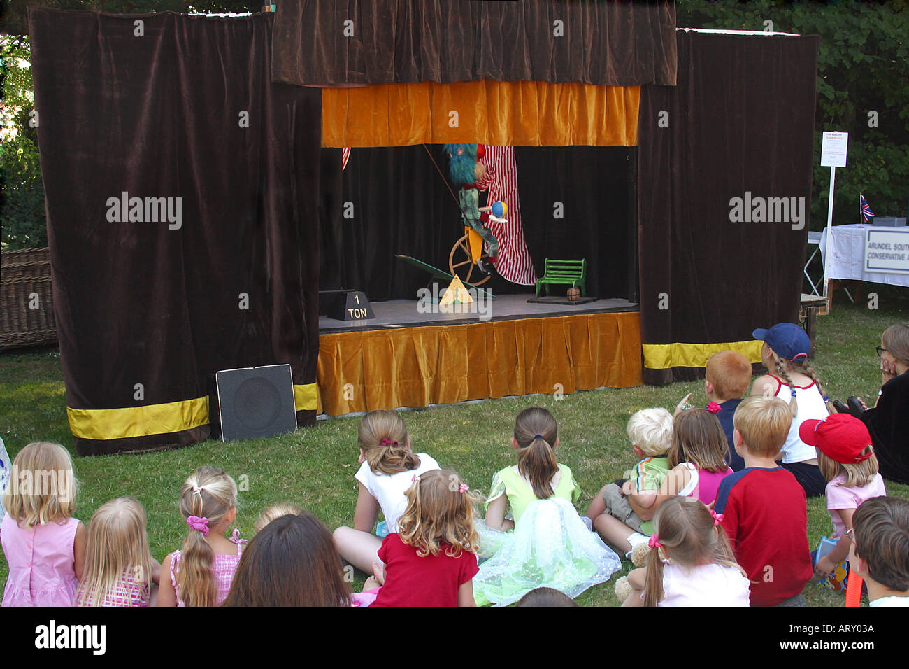 Puppet Show Children Stock Photos & Puppet Show Children Stock Images ...