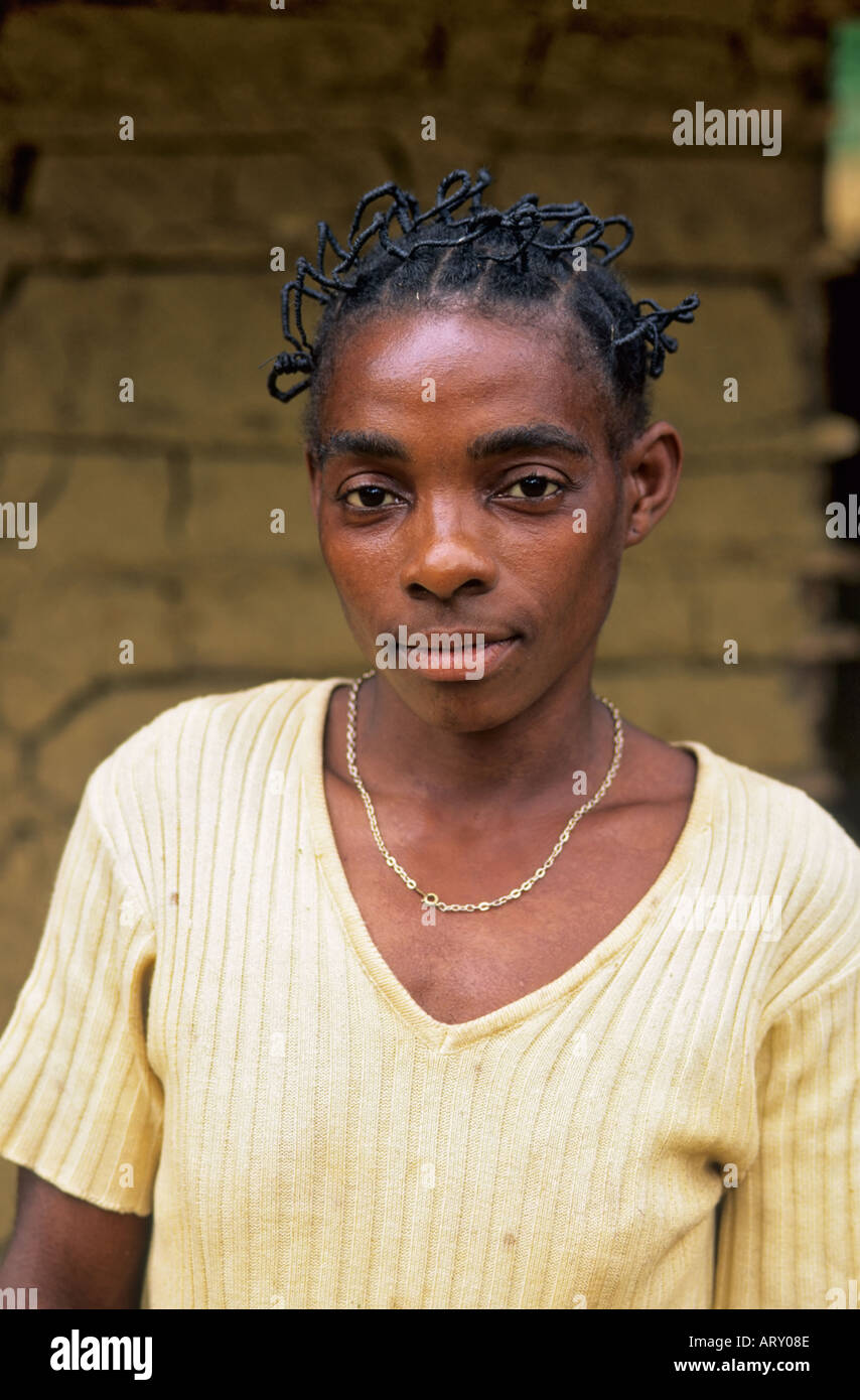 Pygmy woman hi-res stock photography and images - Alamy