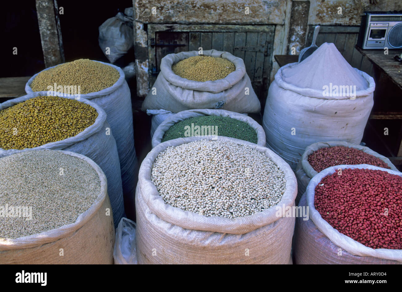 Beans for sale, Jinja market, Uganda Stock Photo - Alamy