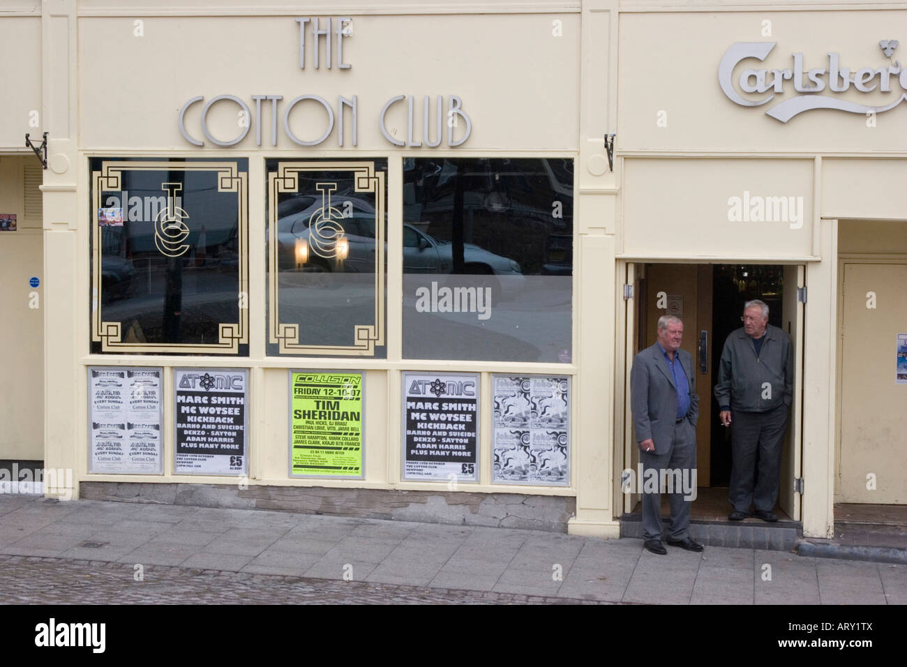 Doorman outside club hi-res stock photography and images - Alamy
