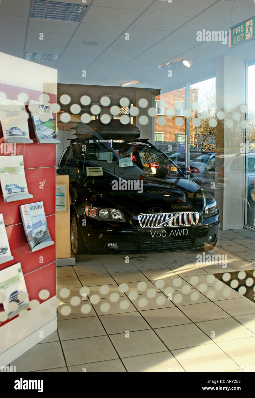 Car in Volvo dealer Showroom Stock Photo - Alamy