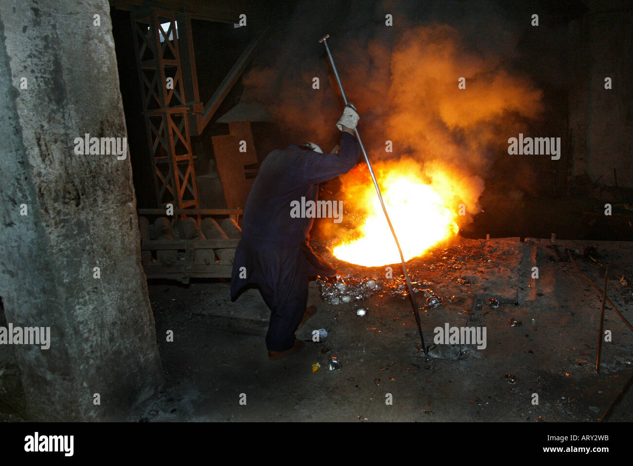 risky work in steel factories in islamabad, Pakistan Stock Photo - Alamy