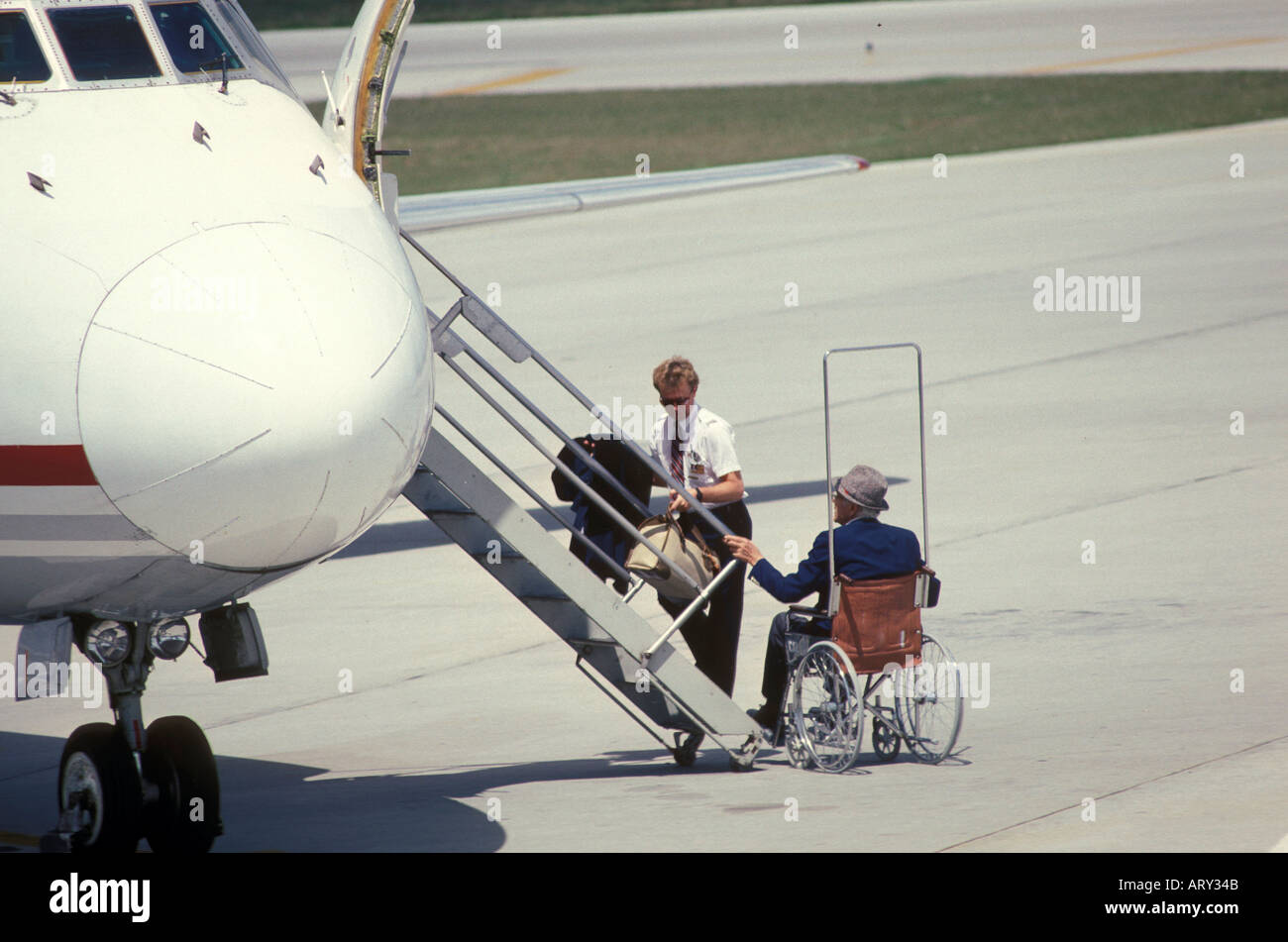 Boarding jet hi-res stock photography and images - Alamy