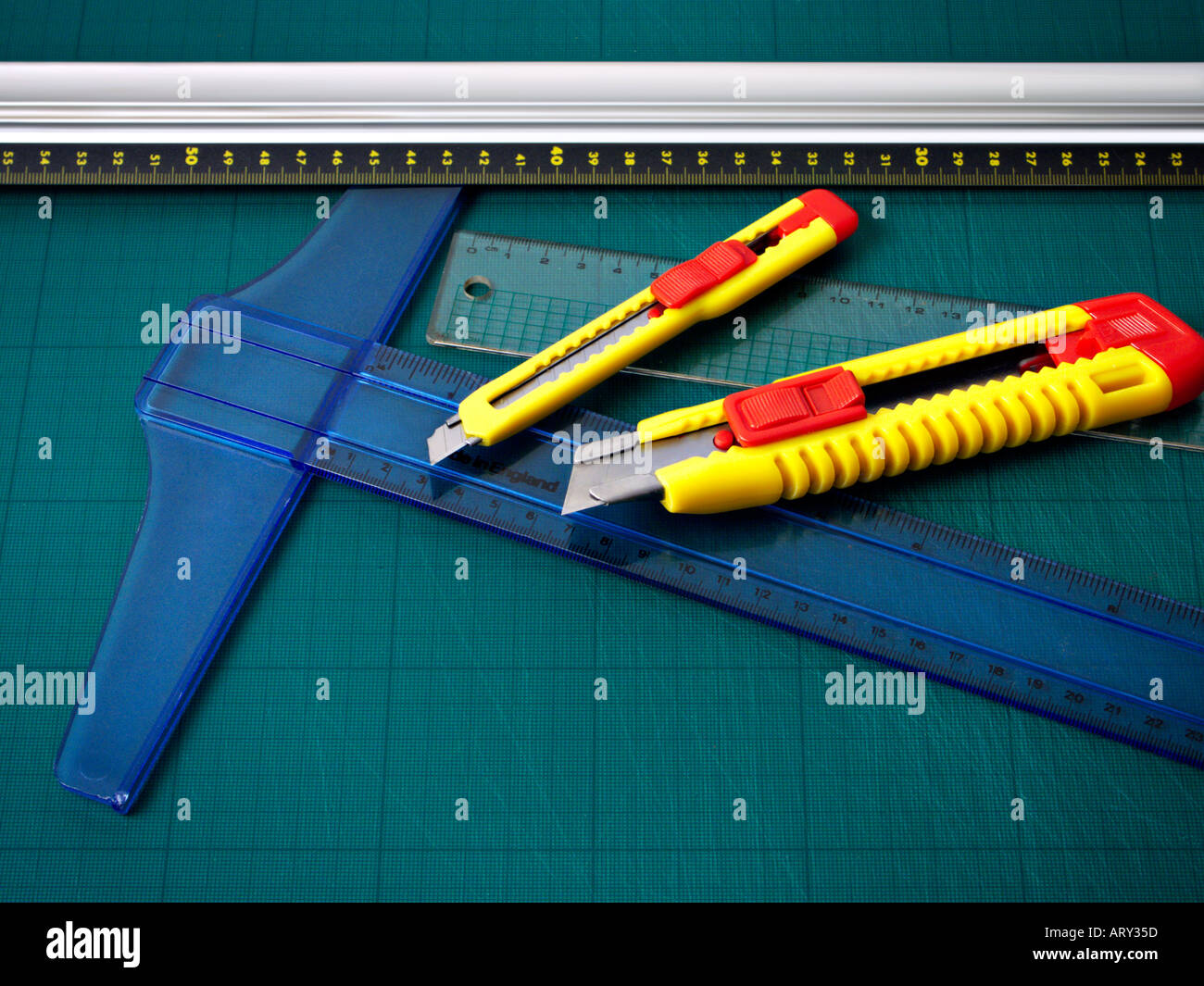 Trimming edge hi-res stock photography and images - Alamy