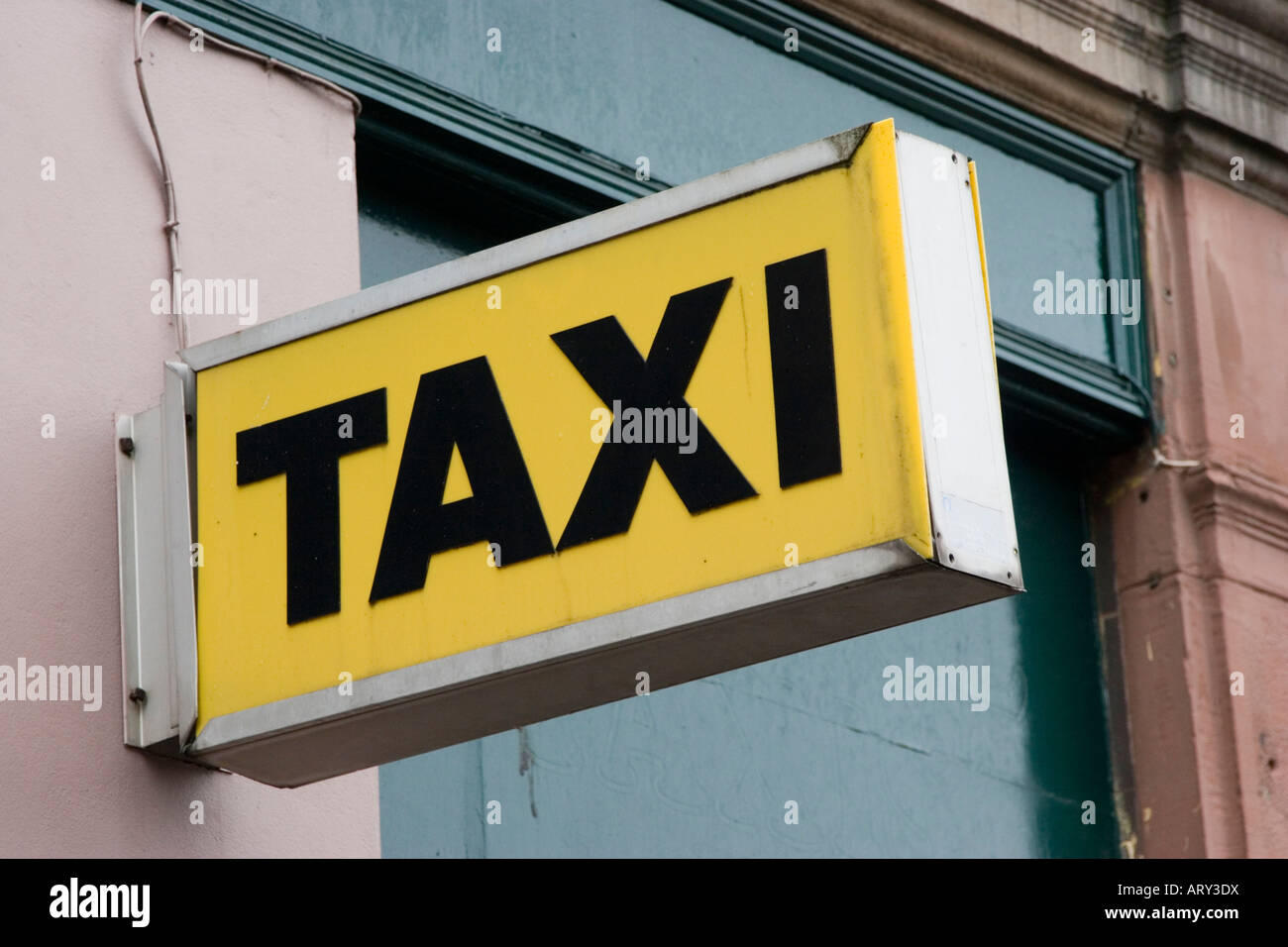 Welsh taxi hi-res stock photography and images - Alamy