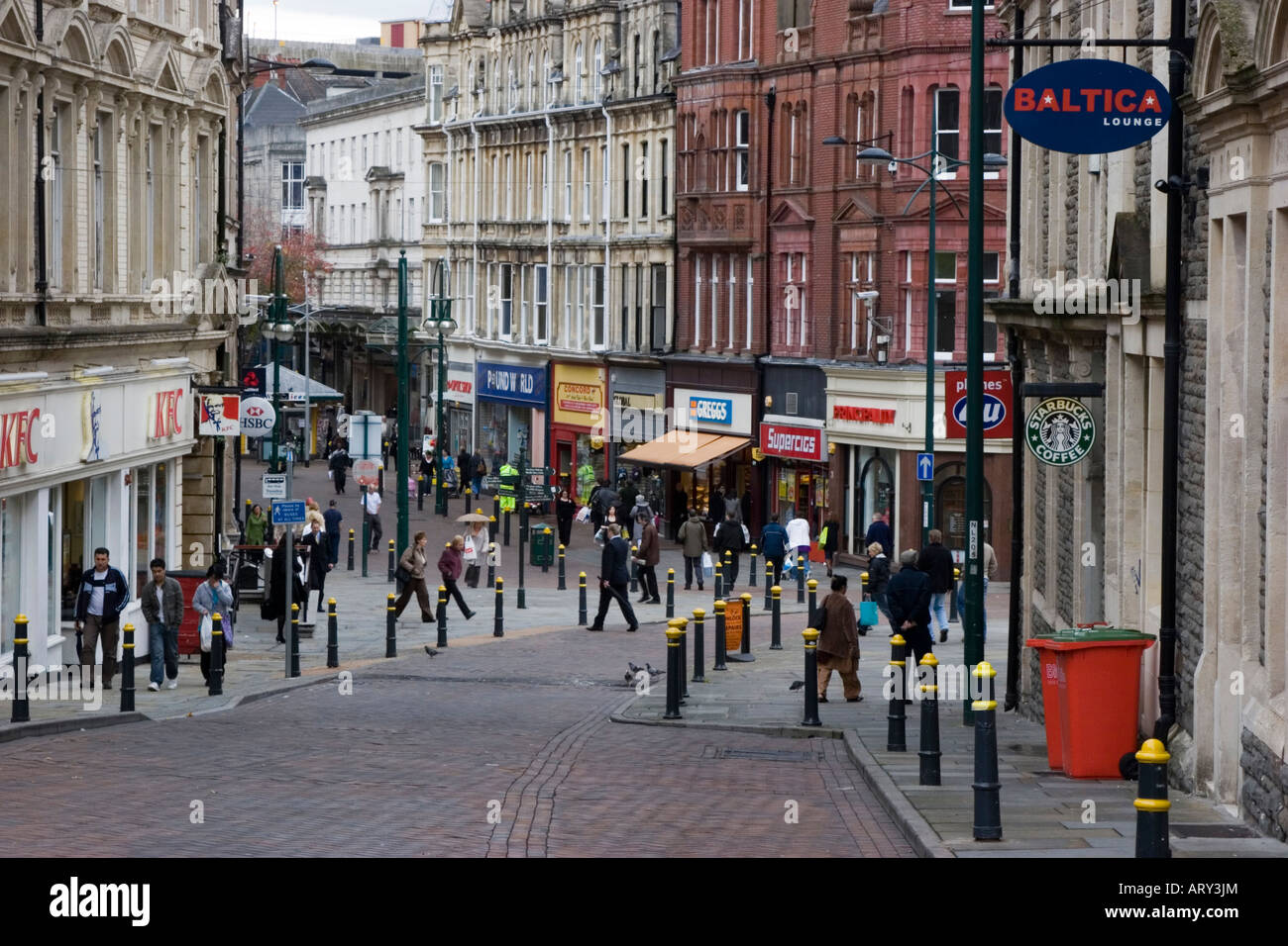 Newport city centre shopping area Stock Photo - Alamy
