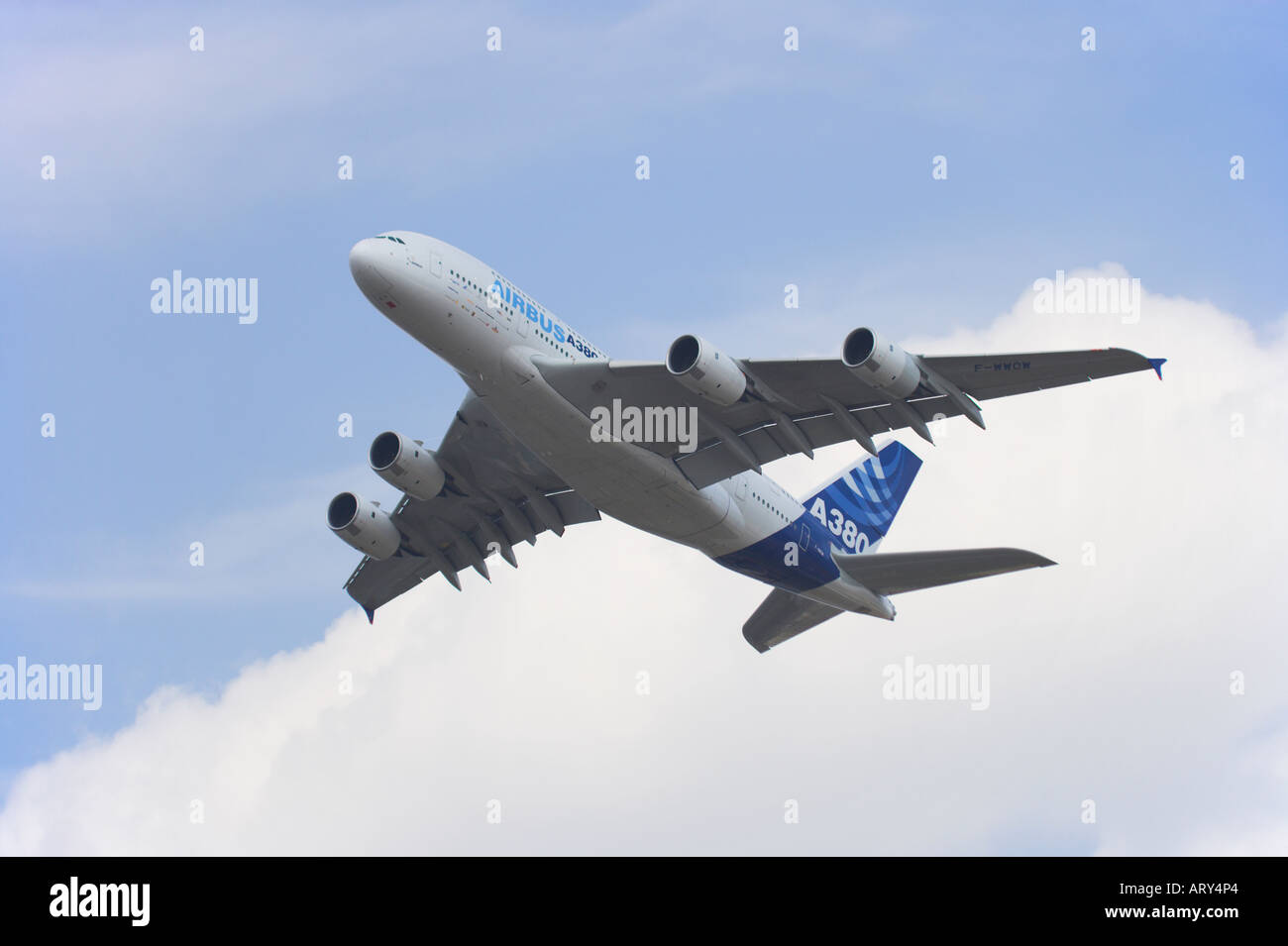 Airbus A380 climbing at Farnborough Stock Photo - Alamy