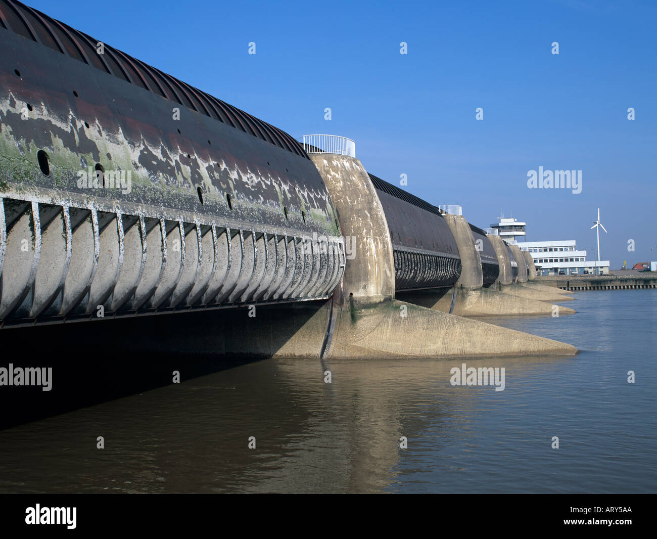 Eider dam hi-res stock photography and images - Alamy