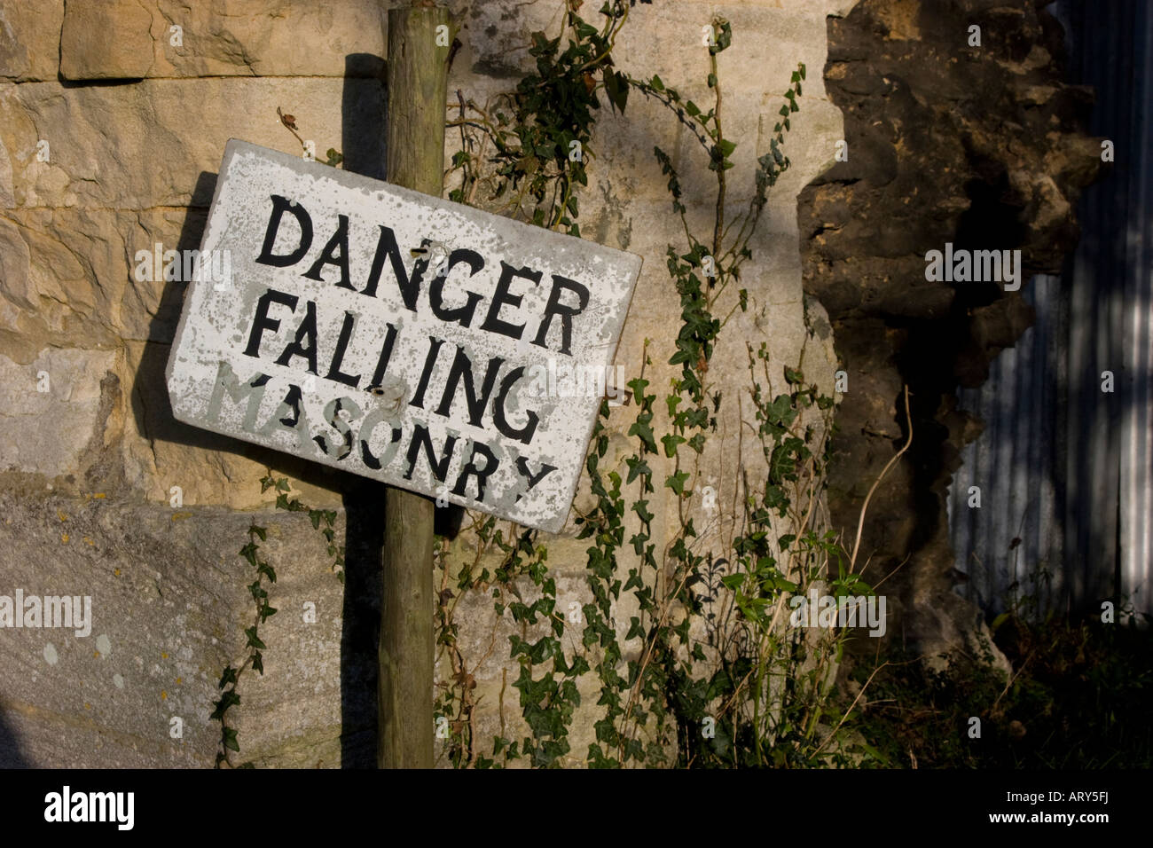 Falling masonry hi-res stock photography and images - Alamy