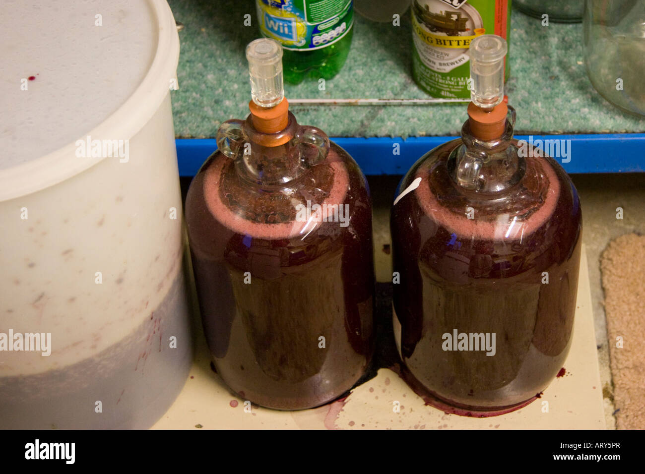 Airlock jars hi-res stock photography and images - Alamy