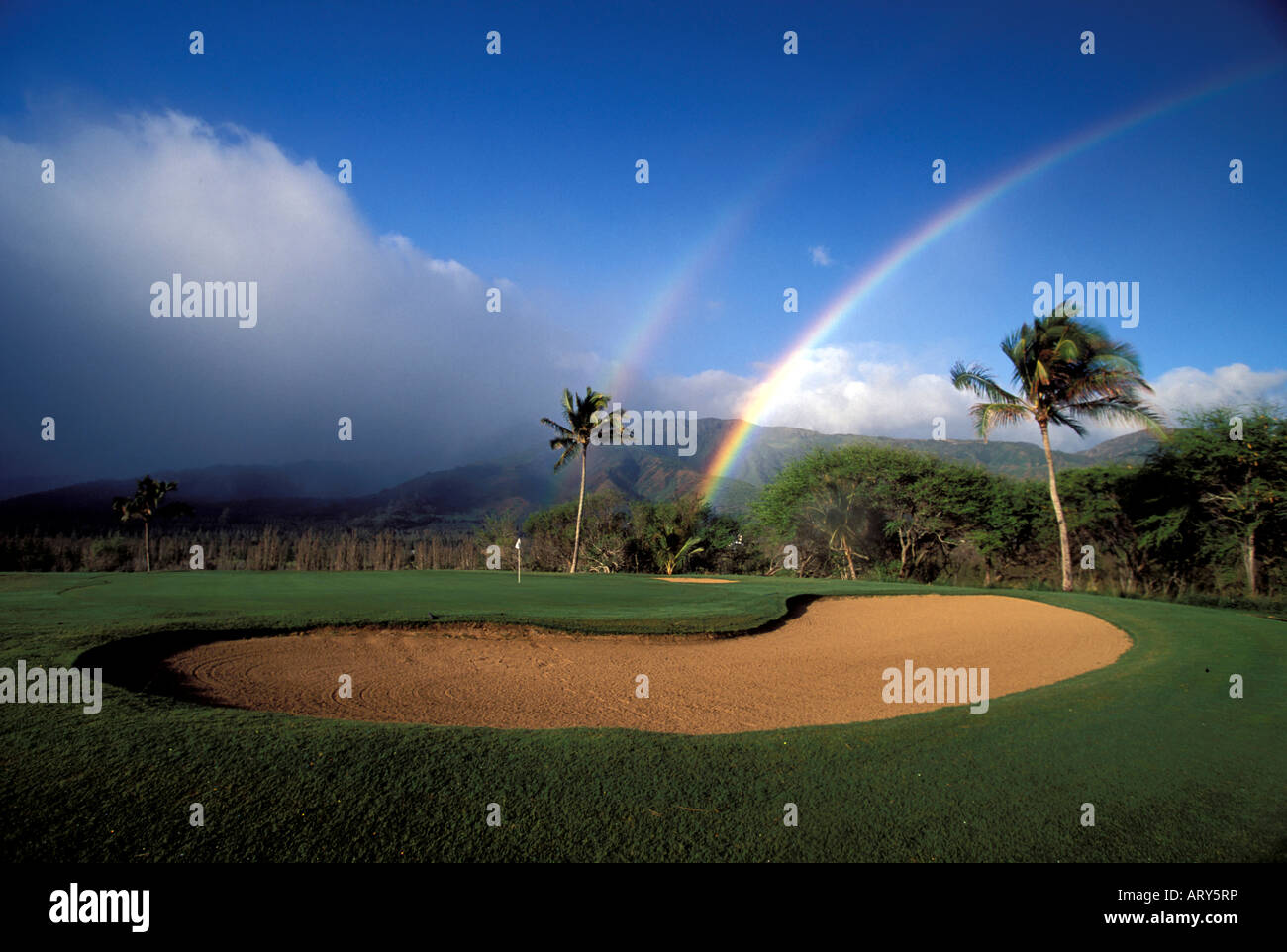 Double rainbow at Waiehu Golf Course, Maui Stock Photo - Alamy