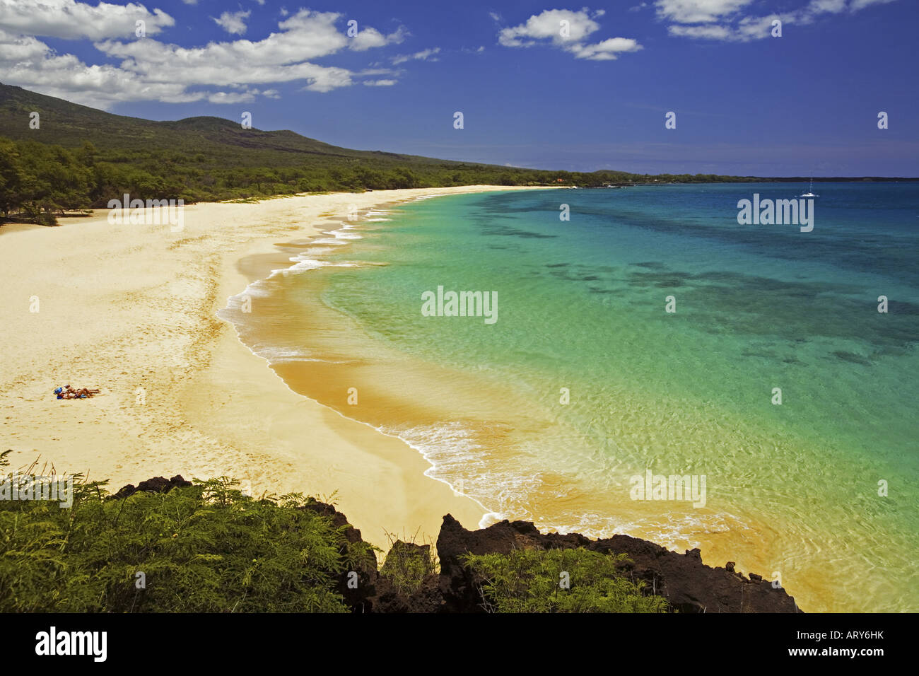 A couple enjoys Big Beach, at Makena State Park, Maui Stock Photo - Alamy