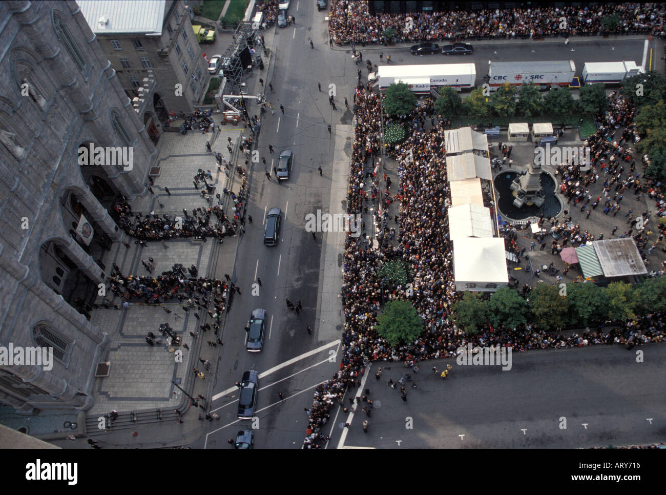 State funeral at Notre Dame Basilica for Pierre E Trudeau Montreal ...
