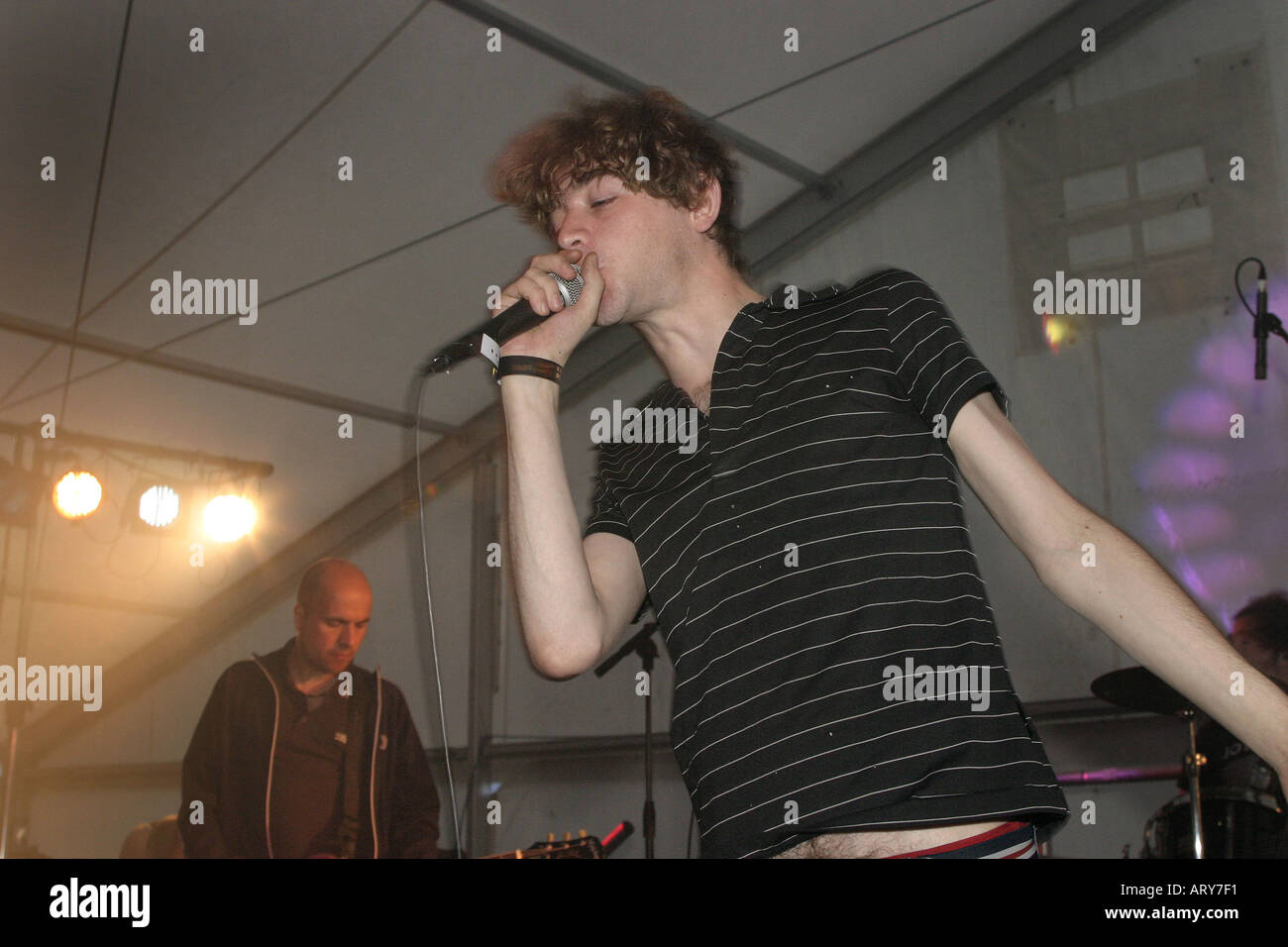 the others get loaded in the park 2004 Stock Photo - Alamy