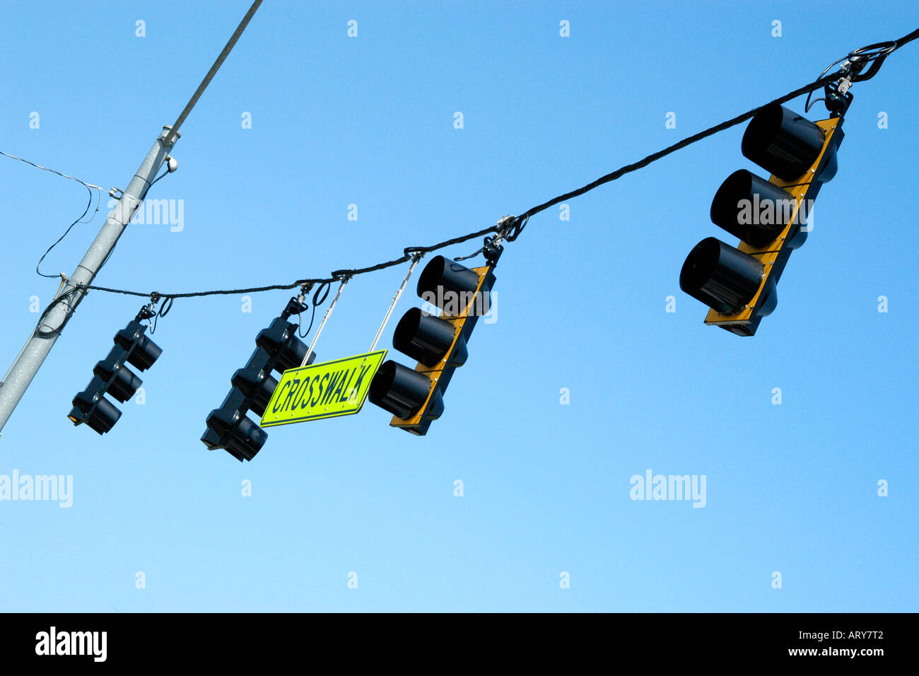 Traffic lights, also known as traffic signals, traffic lamps, signal ...