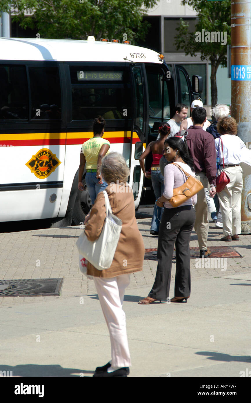 View point getting on bus hi-res stock photography and images - Alamy