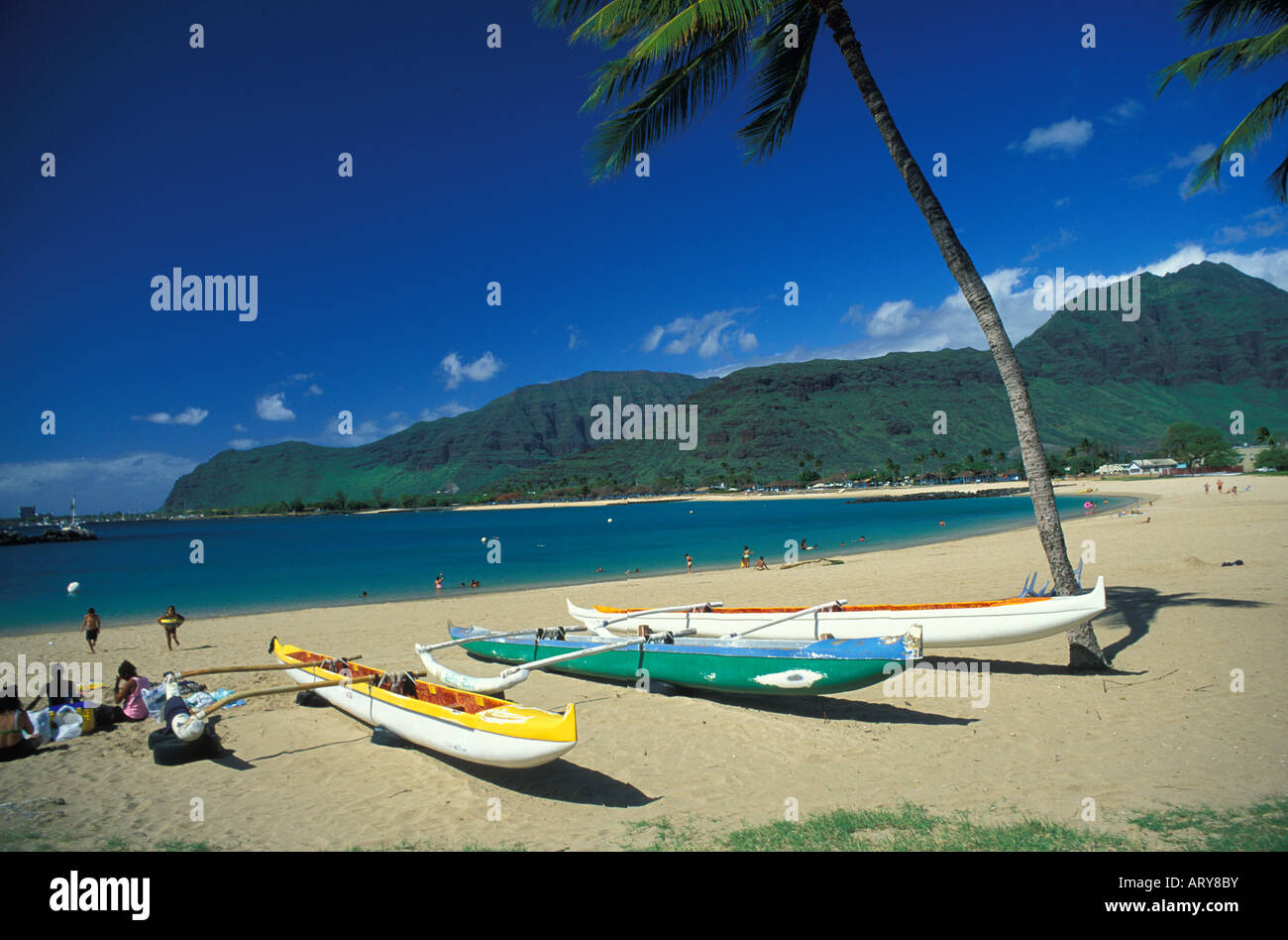 Scenic Pokai Bay Beach Park with the Wainanae mountains in the ...